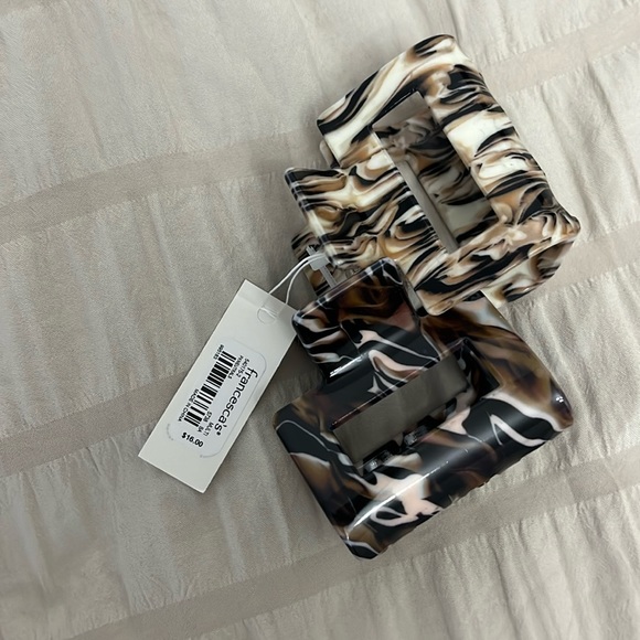 Francesca's Collections | Accessories | New Francescas Mini Claw Clip ...